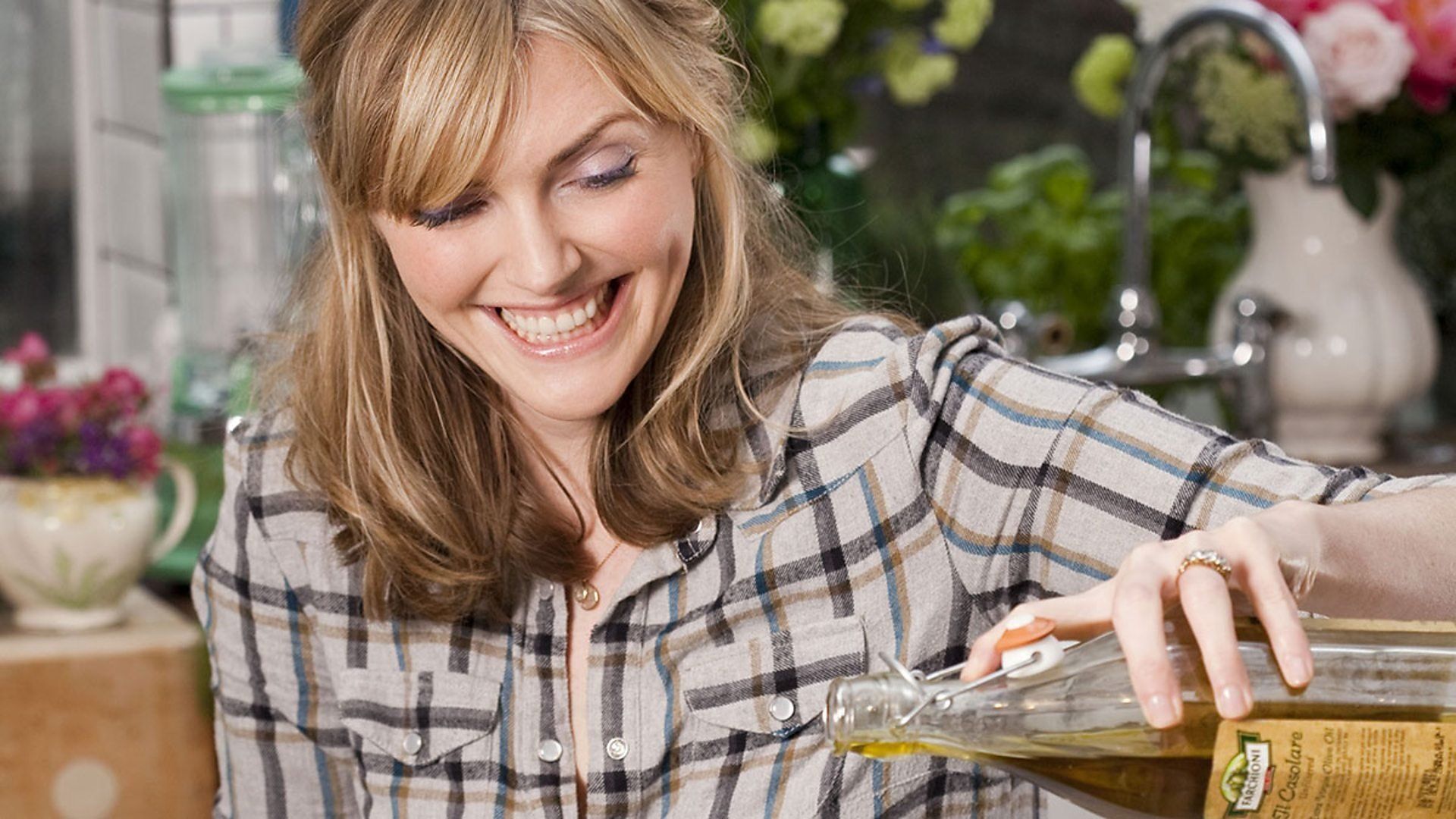 The Delicious Miss Dahl - Season 1 Episode 1: Selfish