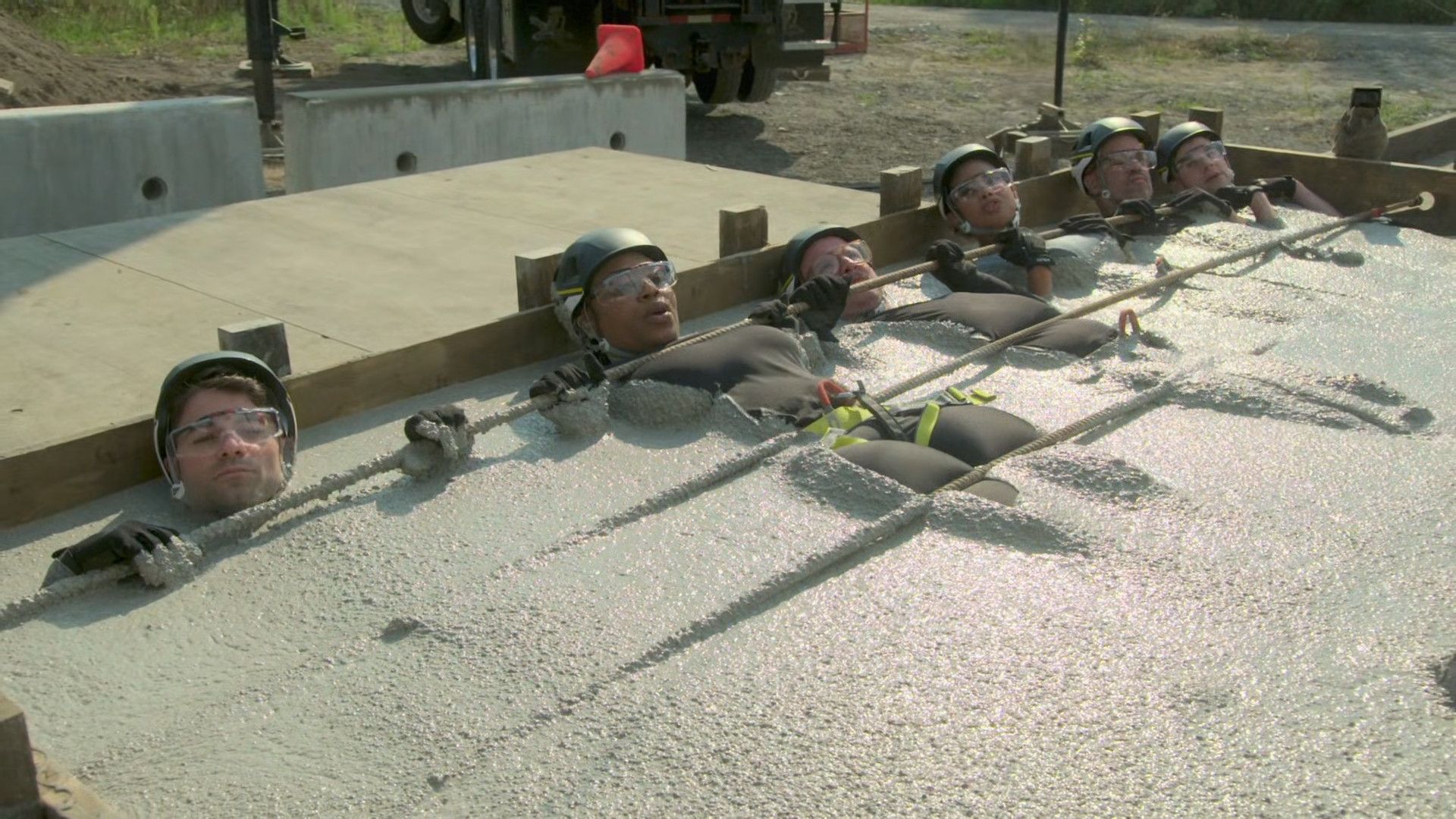 Fear Factor: House of Fear - Season 1 Episode 3: Stuck