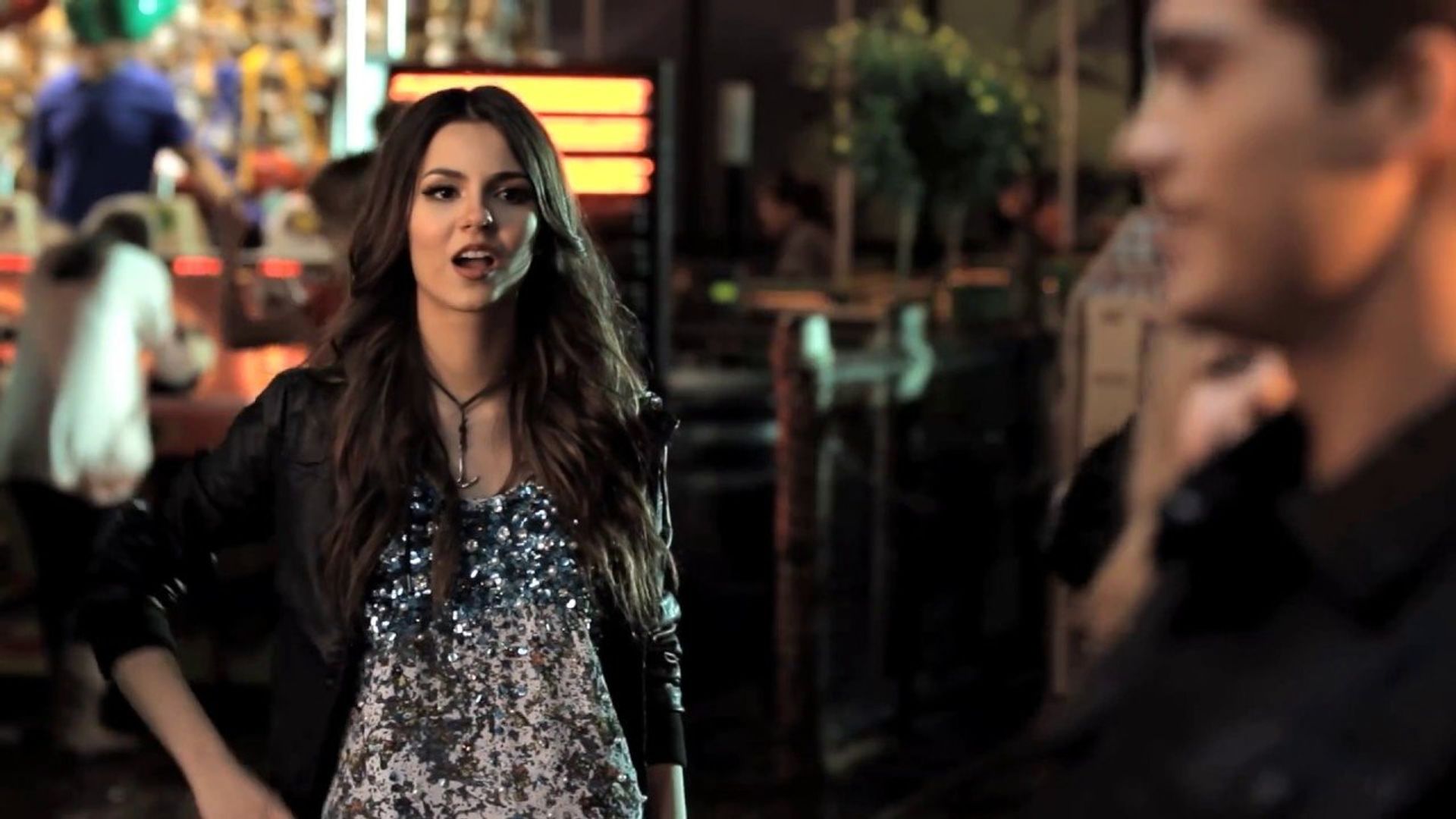Victorious S2 E1 | Watch Online in United States